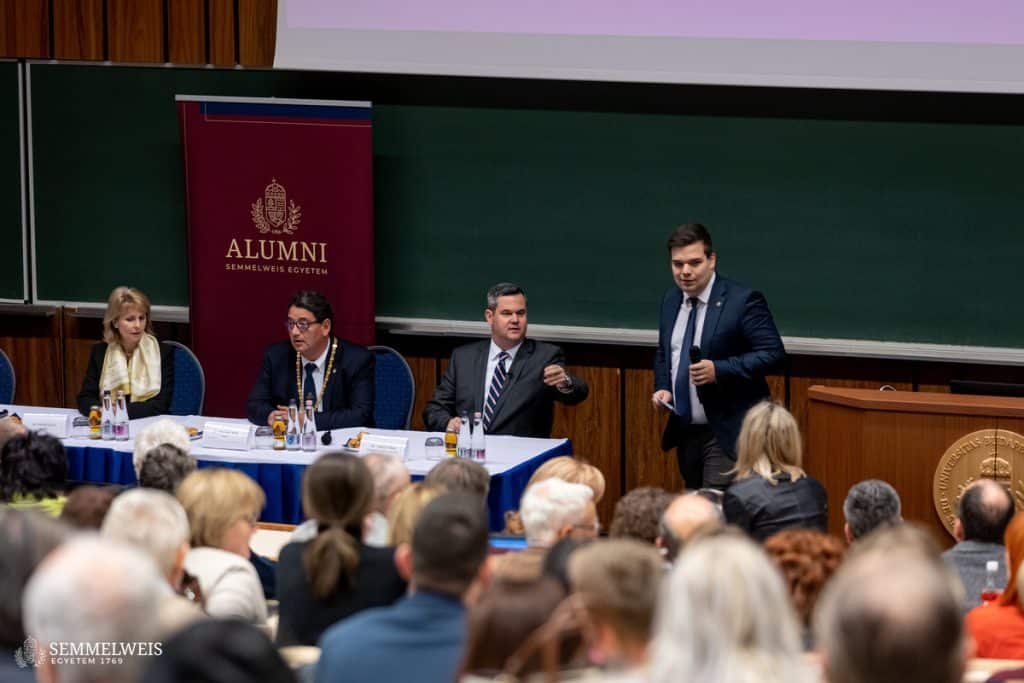 Dr. Takács Péter – egészségügyi államtitkár előadása – A L U M N I