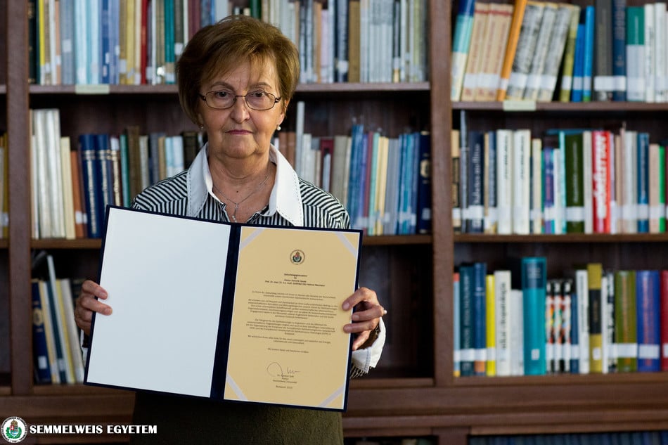 Rektor der Semmelweis Universität beglückwünscht Prof. Dr. Gottfried ...