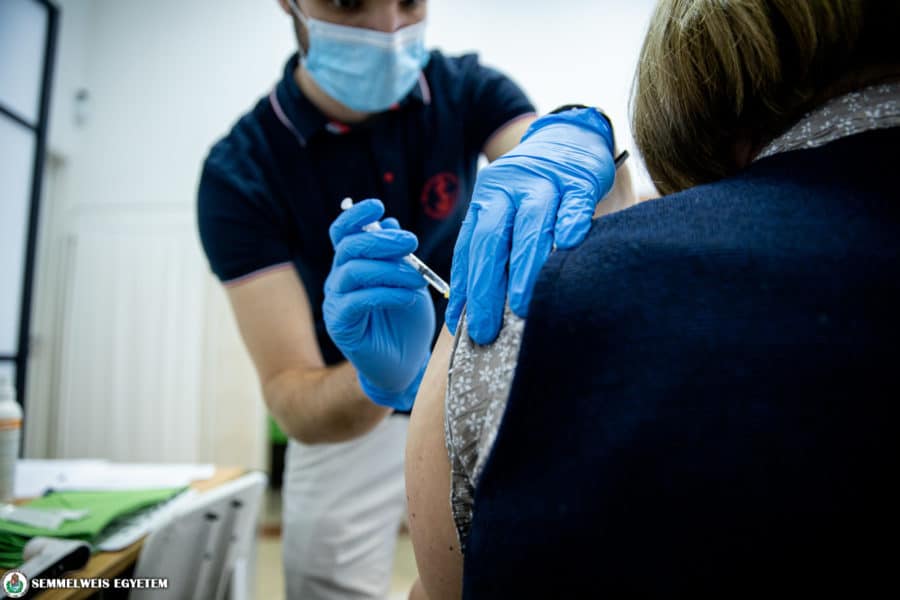 Semmelweis University staff have administered nearly 130,000 vaccines so far – Semmelweis University