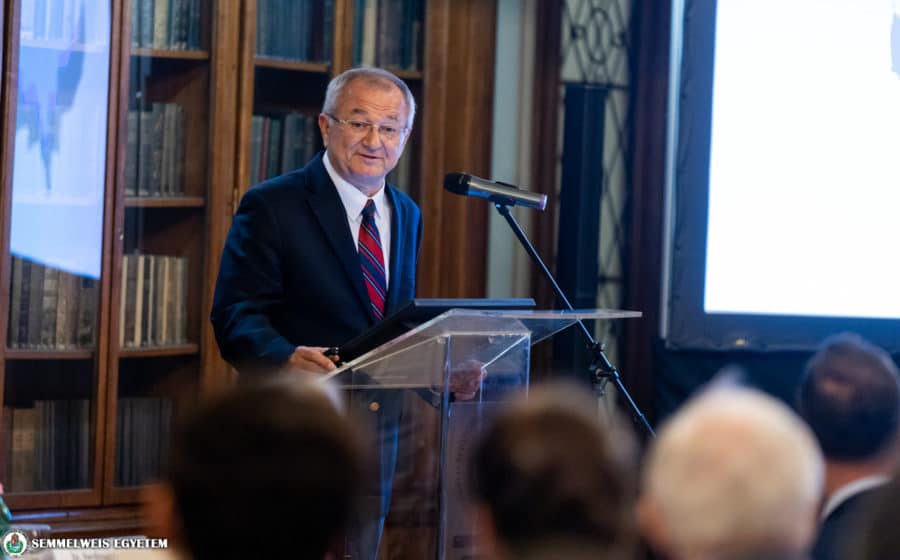 Internationally renowned vascular surgeon Dr. Péter Gloviczki receives ...