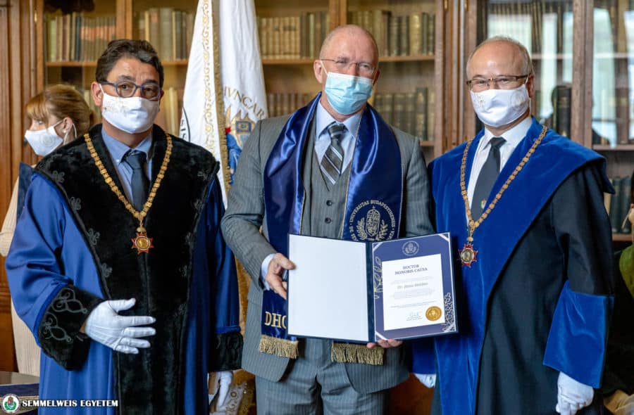 Thirteen professors received honorary doctorates at the 2020-21 Doctor ...