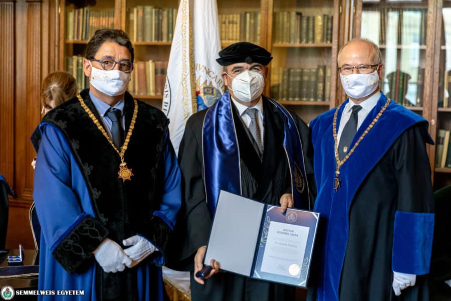 Thirteen professors received honorary doctorates at the 2020-21 Doctor ...
