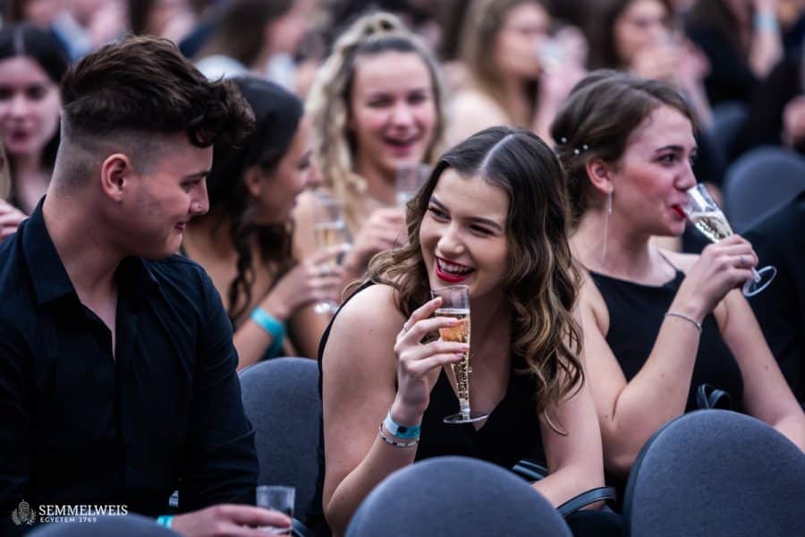 A “stellar” atmosphere at this year’s Semmelweis Freshmen’s Ball ...