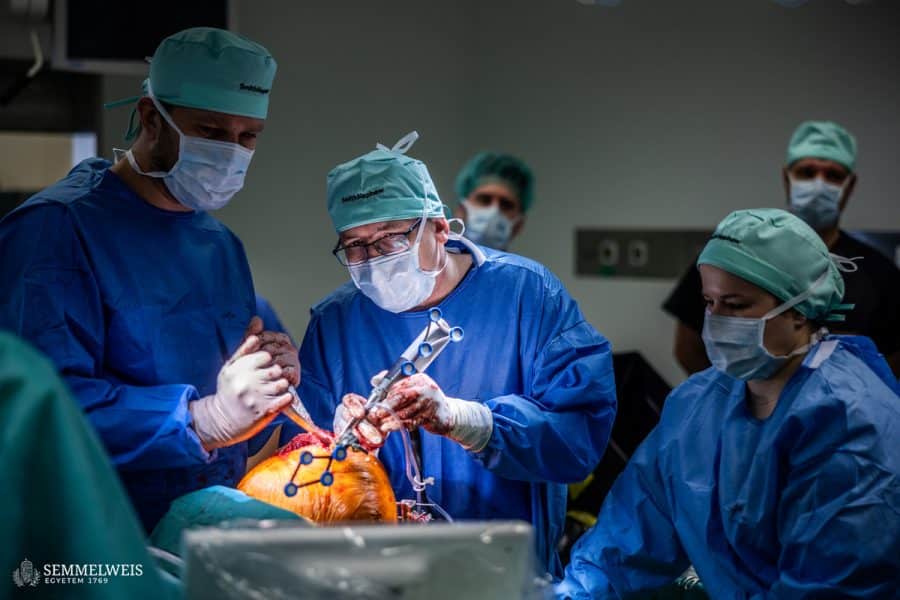 First musculoskeletal robotic surgery performed at Semmelweis ...