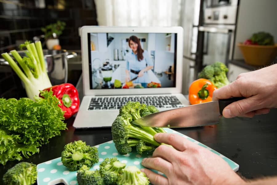 Virtual cooking courses can help promote healthy eating – Semmelweis ...