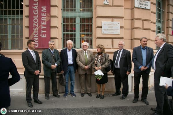 Emléktáblát avattak dr. Salamon Henrik tiszteletére – Semmelweis Hírek