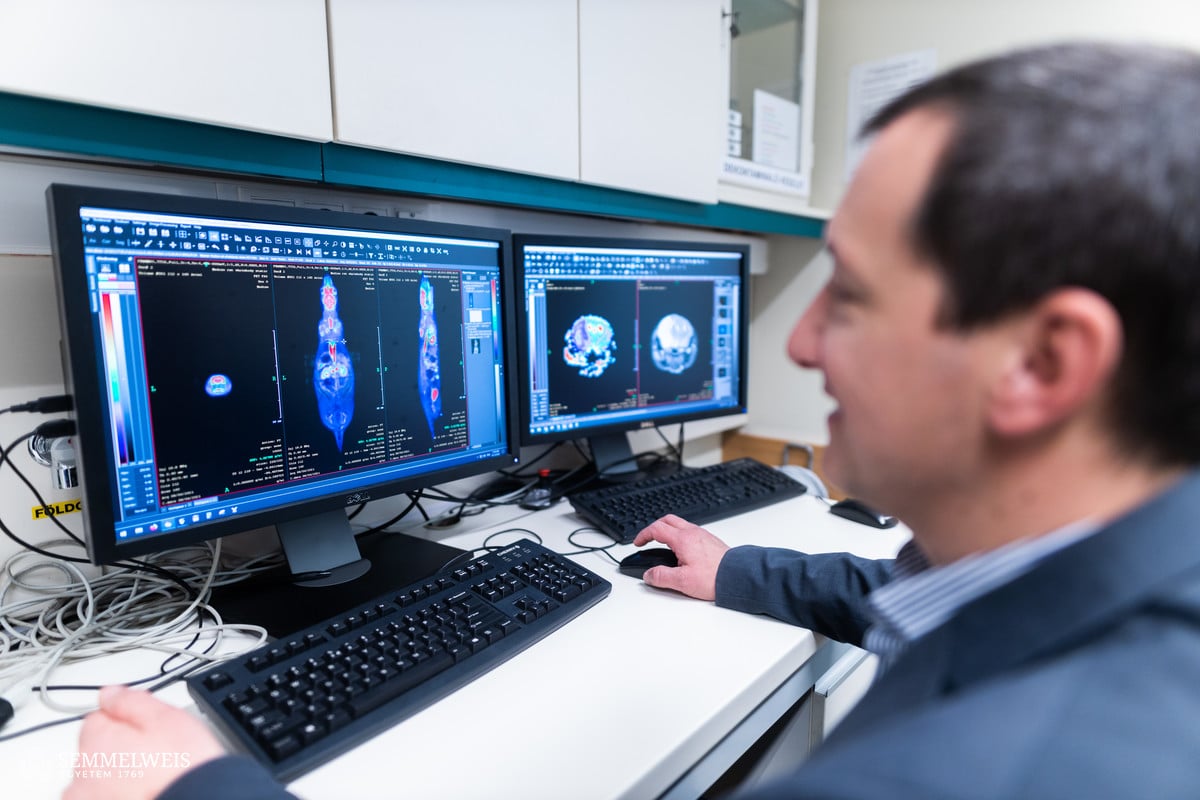 Gábor Dénes-díjjal ismerték el dr. Szigeti Krisztián kutatásait ...