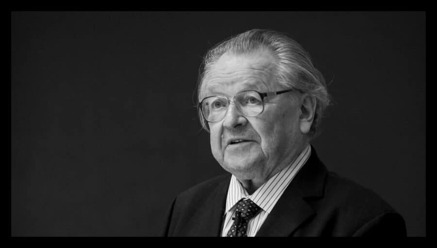 Elhunyt Sir George Charles Radda – Semmelweis Hírek