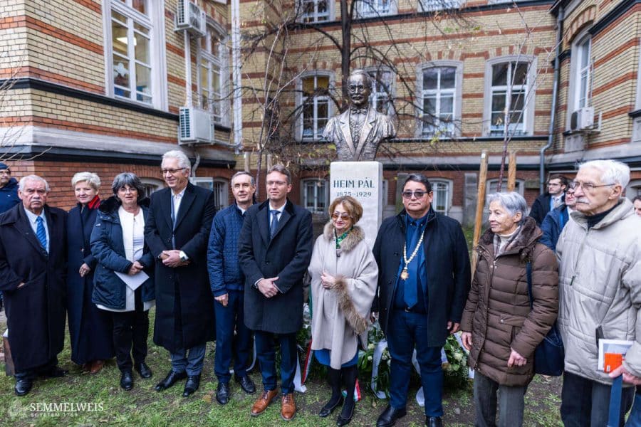 Szoboravatás Heim Pál születésének 150. évfordulóján – Semmelweis Hírek