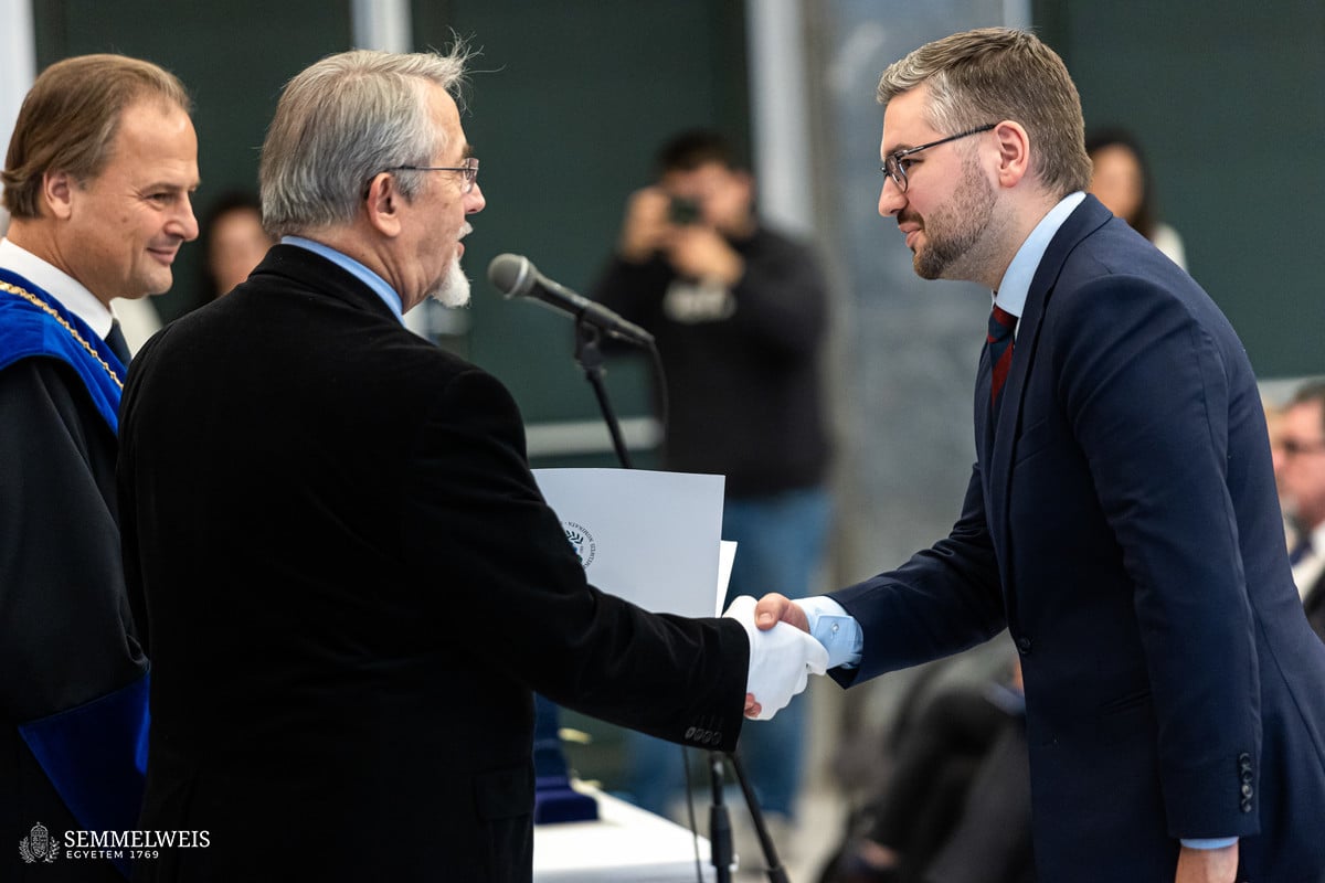 A Semmelweis Egyetem Baráti Köre díjában részesült Dr. Bedics Gábor ...