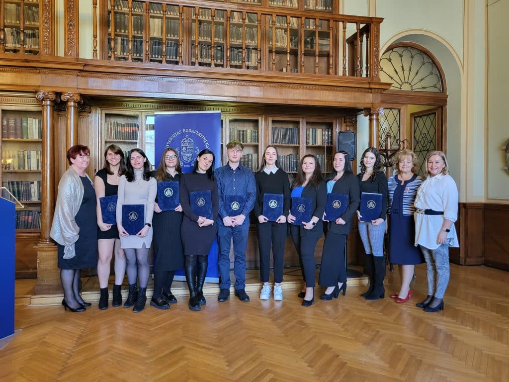 12 tanulónk vehette át 2024. március 14-én a Jó tanuló, jó ápoló ...